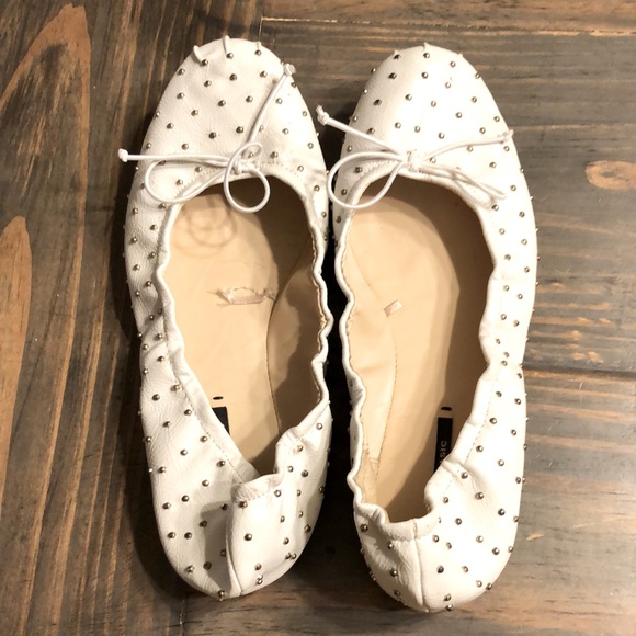 Zara | Shoes | Zara Basic White Leather Ballet Flats With Silver ...